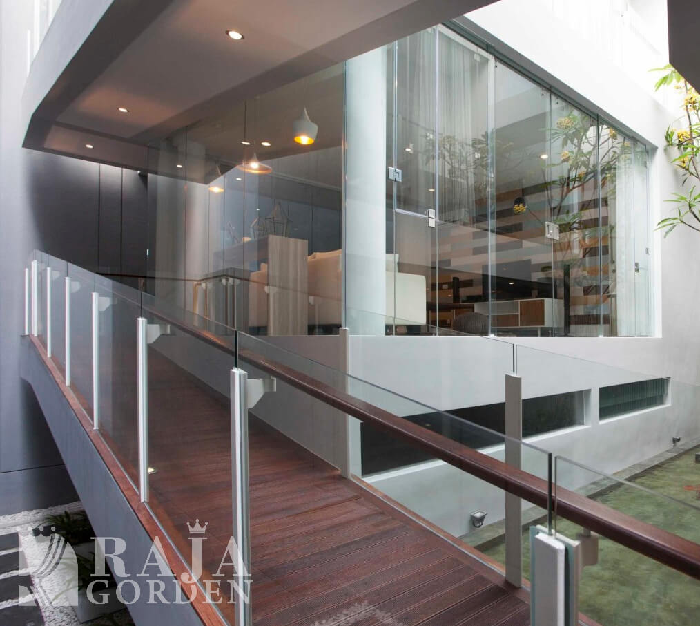 Desain Rumah Jendela Besar - Raja Gorden